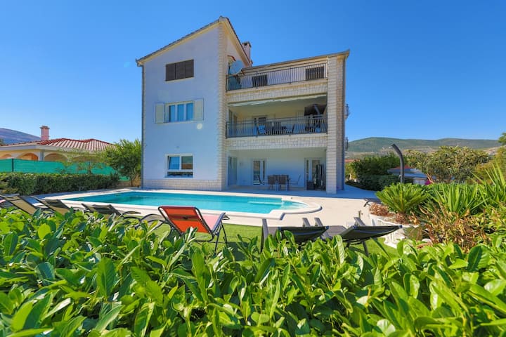 Villa Olivia Trogir - Trogir