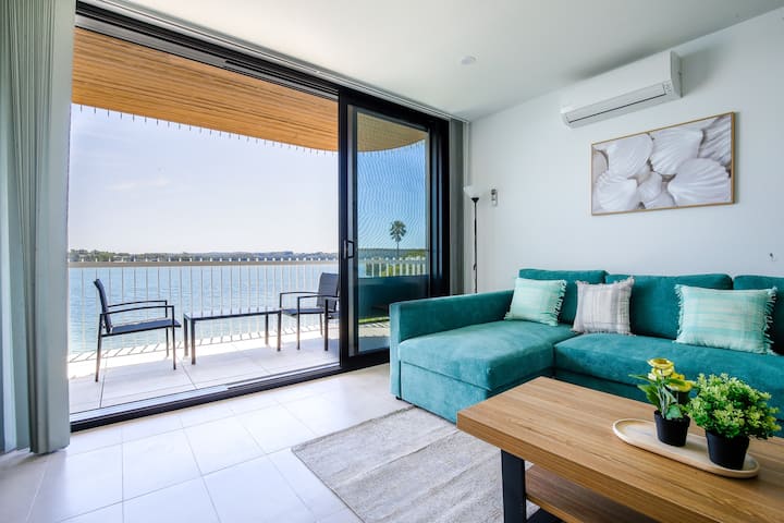 Stunning 1-bed Bayside Apartment With Superb Views - Batemans Bay