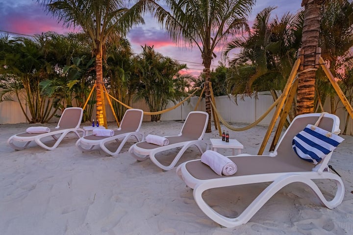 Private Beach, Pool Table, Pool! - A Grand Oasis - Florida