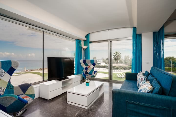 Protaras Thalassa Beachfront Suite - Протарас