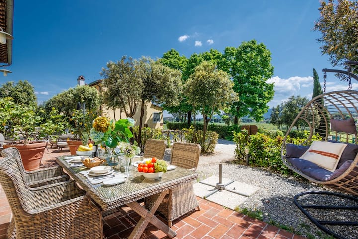 Elisa Farmhouse Apartment In Wine Resort In Lucca - Lucca