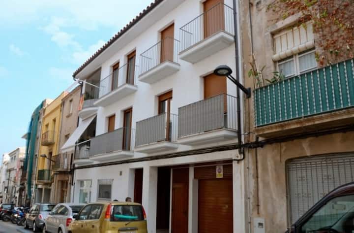 129 M² Apartamento ∙ 3 Habitaciones ∙ 6 Huéspedes - La Escala