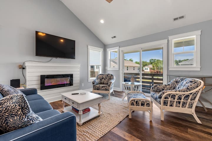 Barefoot By The Bay: Soundside Home With Yard - Kitty Hawk, NC