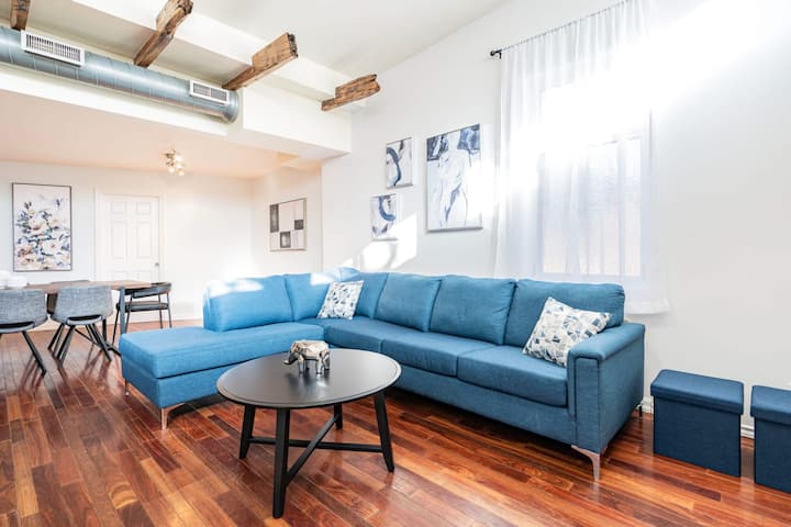 Terrace, Workspace, Walk To Cafes & Parks - Montreal