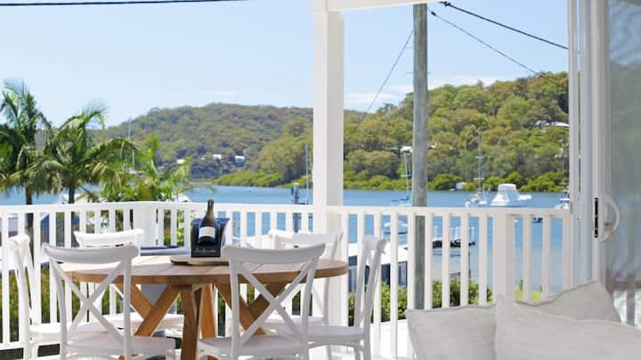 Hamptons Retreat By Holidayco. - Ettalong Beach