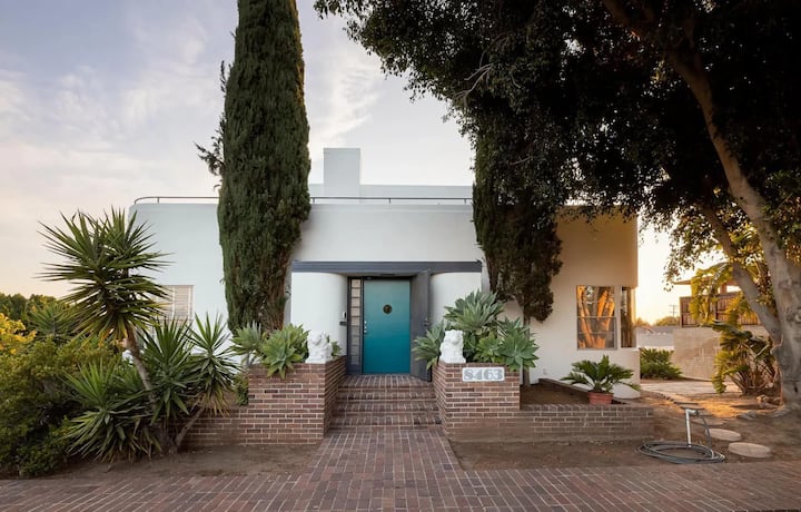 Dazzling Art Deco Oasis W/ Hot Tub Near San Diego - Spring Valley, CA
