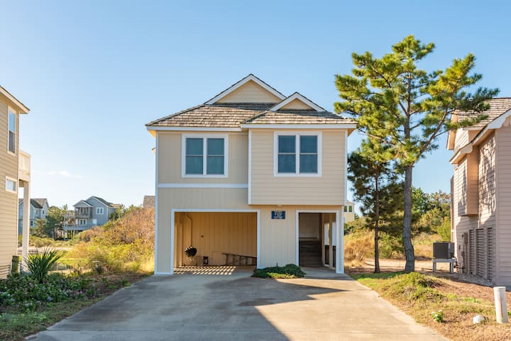 Cloudless Day: Pet Friendly, Beach Club Access - Nags Head, NC