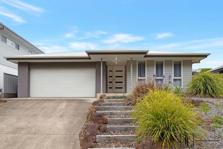 Single-level Home Steps To Beach | Simply Sylvan - Tomakin