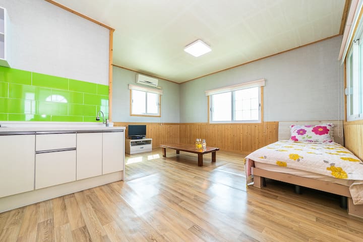 #여유로운 힐링 숙소 #깔끔한 펜션 B동201호(특실) - 연무읍