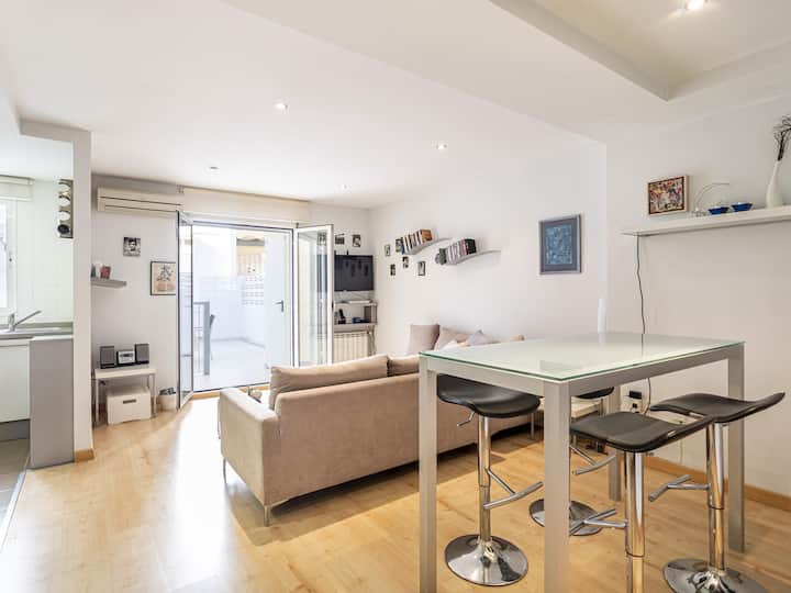 Cozy Apartment With Terrace Perfect For Nomads - Valencia