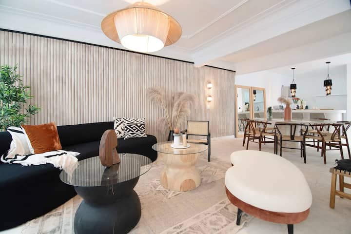 Stunning 2-story Roma Norte Home, Private Patio - Mexico City