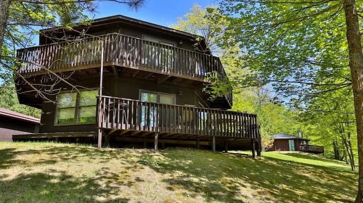 Unique Octagon Treehouse W/private Jacuzzi - Grant Lake, Bemidji