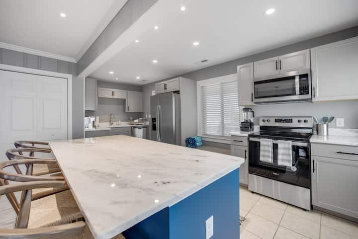 Coastal Bliss W/6 Beds Walking Distance To Beach - Wrightsville Beach, NC