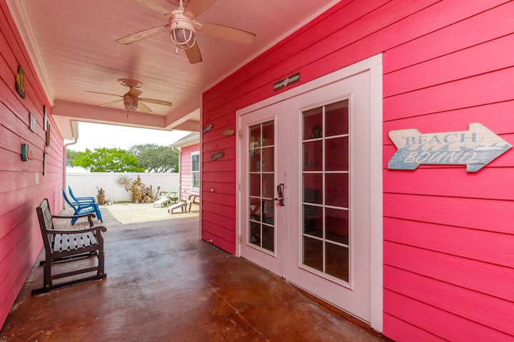 Coastal Family Retreat | Pool & Private Courtyard - North Padre Island, TX