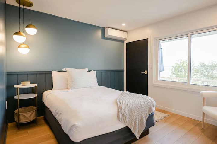 Queen Bed (East)- Seagull Bay Motel - Bayfield, WI