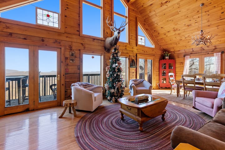 Charming Cabin W/ Sweeping Mountain Views - Boone, NC