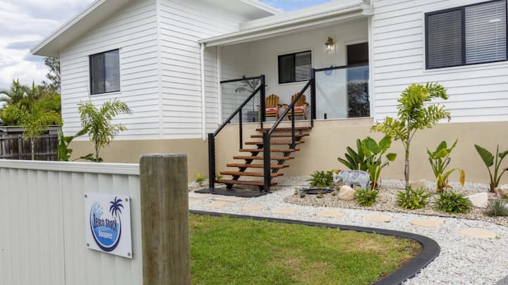Beach Shack - Bongaree - Sandstone Point