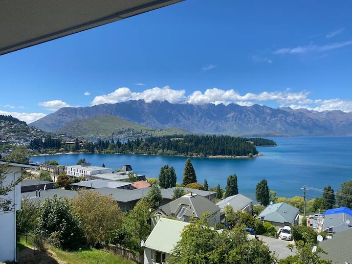 Incredible Views! 3 Bedrooms, Walk To Town - 퀸스타운