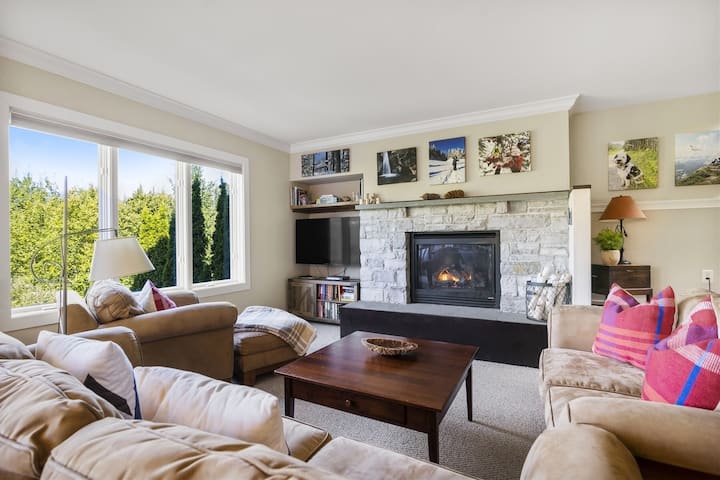 Topnotch Overlook Resort Home With Mansfield Views - Stowe, VT