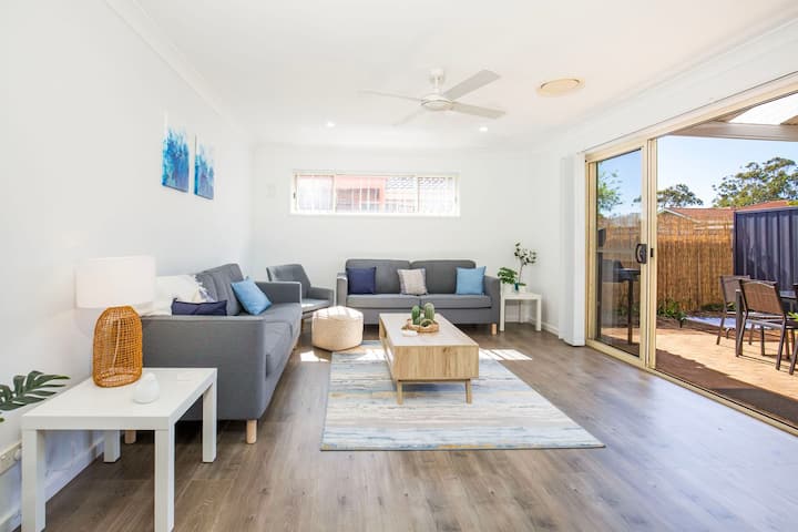 Coastal Capers - Pet Friendly - 10 Mins To Beach - 傑維斯灣