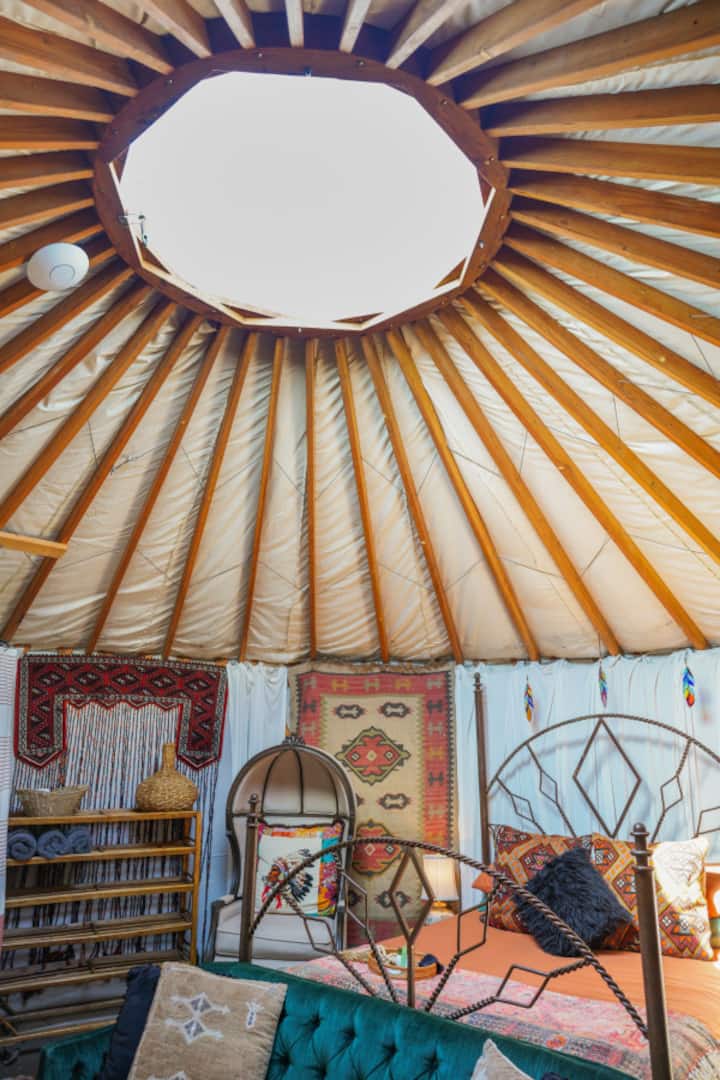 Romantic Yurt Glamping In Big Bend @ Casa De Marca - Alpine, TX