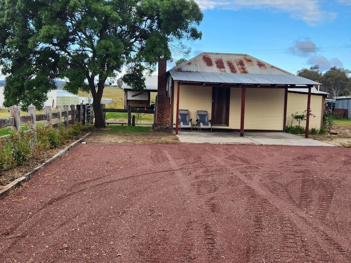 Spencer Lane Cottage Plus Granny Flat - Stanthorpe