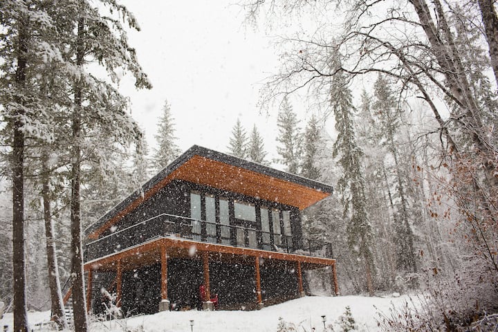 Luxury Private Cabin W/hot Tub & Mountain Views - Yoho National Park Of Canada