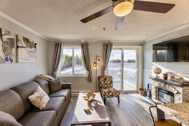 Ski In/ski Out - Renovated - Washer/dryer - Deck - Snowshoe, WV
