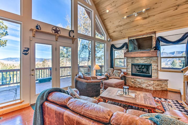 Stunning Angel Fire Home W/ Views: 3 Mi To Slopes - Angel Fire, NM