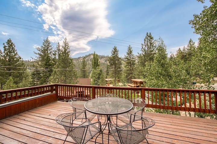 Valley Vista Palisades - Spacious Ski Cabin Pet Ok - Tahoe City, CA