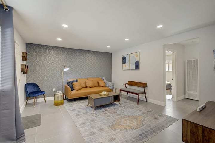 Huntington Beach Luxury Home - Garden Grove, CA