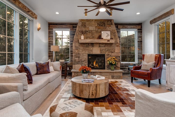 Nature & Adventure At Your Door Of This Modern Mtn. Retreat! | Abode At Palomino Ridge - Jackson, WY