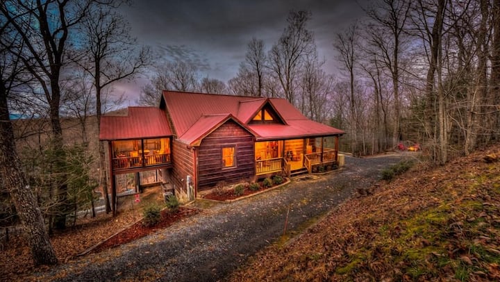 Animal Crossings*near Town*game Room*4 En Suites - Blue Ridge, GA