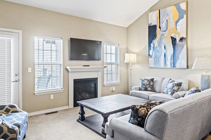 Spacious 3br/2.5ba Townhouse Near Hwy 76 Strip Balcony, Wifi - Branson, MO