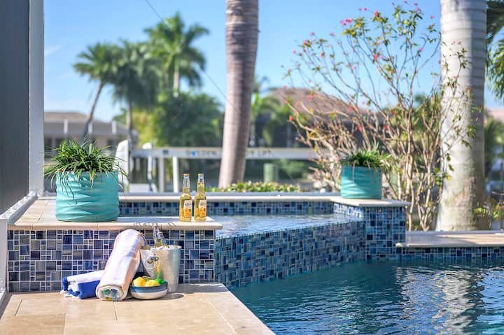 Bella Vida - Beautiful 3 Bedroom 3 Bath Villa - Pine Island, FL