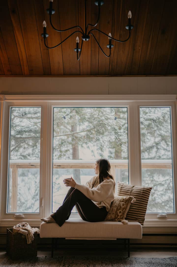 Haus On The Cliff | Hot Tub + Waterfront - Huntsville