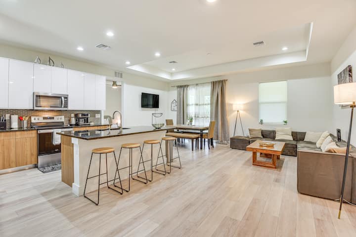 Family-friendly Home: 8 Mi To Warm Mineral Springs - North Port, FL