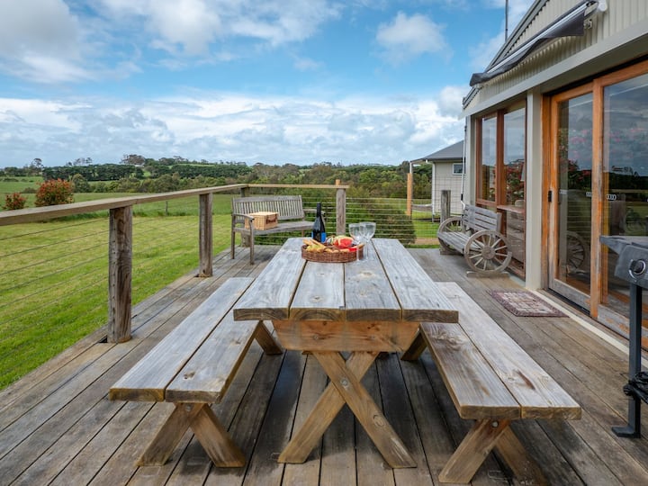 Blue Wren Cottage Farm Stay - Fish Creek