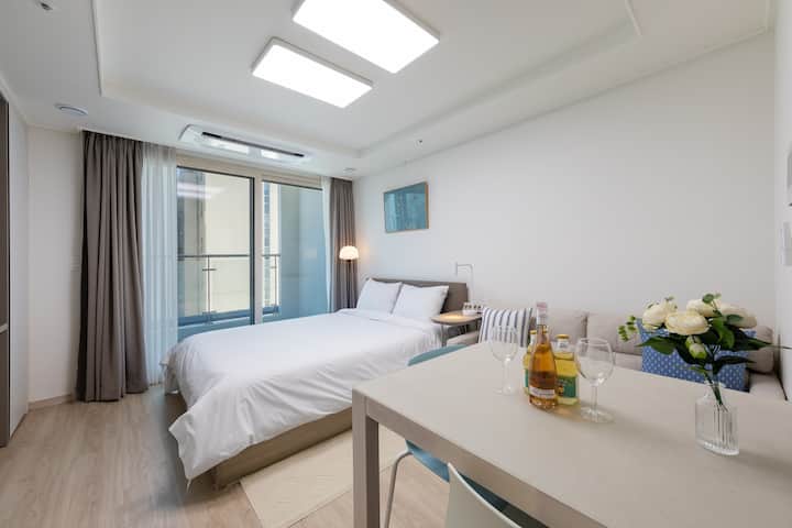 #속초해변 #영랑호 #중앙시장 #아바이마을 304호(하프오션뷰) - Sokcho-si