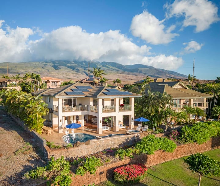 Breathtaking Oceanfront Lahaina Villa - Maui, HI