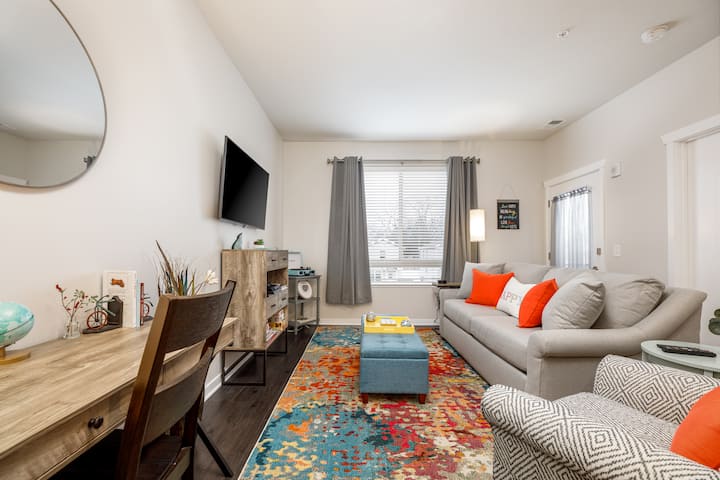 Cute Condo | Tart Trail | Bikes | Ac | Downtown | - East Bay Township