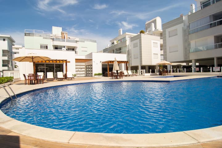 Cond. C/ Piscina E Academia, 350m Da Praia P1793 - Florianópolis
