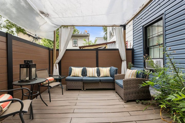 Urban Oasis • 3br Duplex W/ Patio• Easy Nyc Access - New York