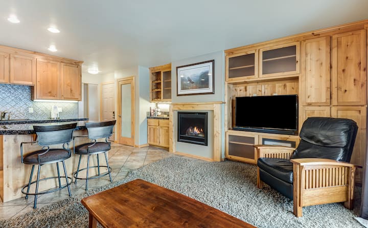 Rustic Pet-friendly Second Floor Condo - Bend, OR