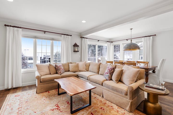 Dog Friendly Resort Home At Topnotch Spa & Resort - Stowe, VT