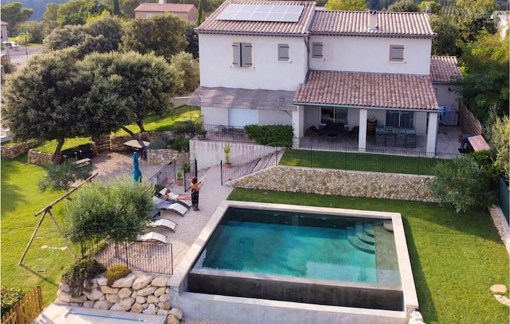 Luxurious Home In Puget - Provence-Alpes-Côte d'Azur (PACA)