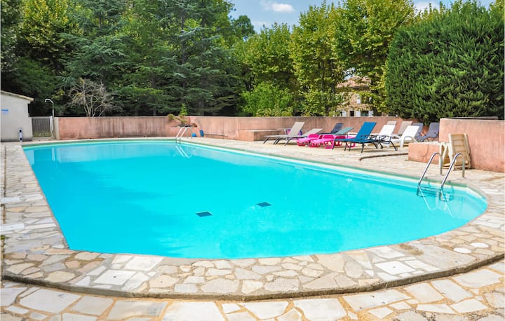 2 Bedroom Gorgeous Apartment In Rustrel - Rustrel