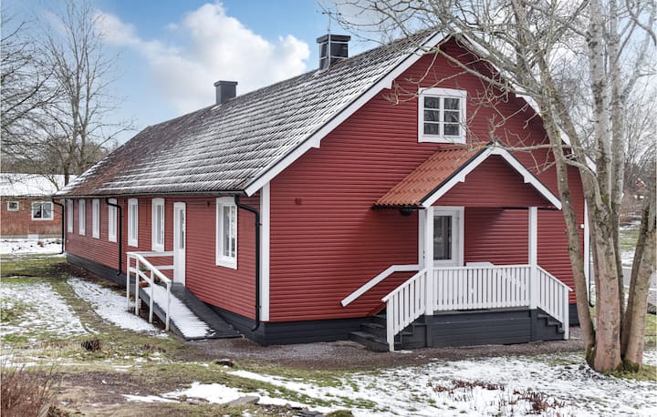 Nice Home In Orrefors With Jacuzzi - Nybro