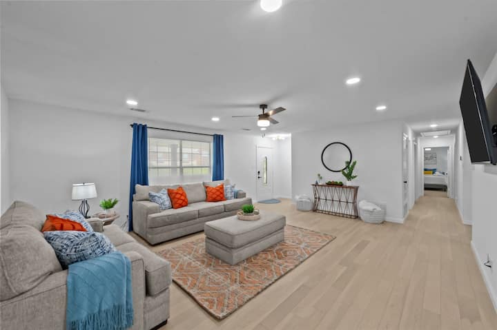 Cozy House Near Historic Downtown, Highways & More - McKinney, TX