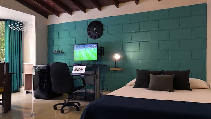 Discover The Magic Of Laureles | 900mb Wifi - Medellín